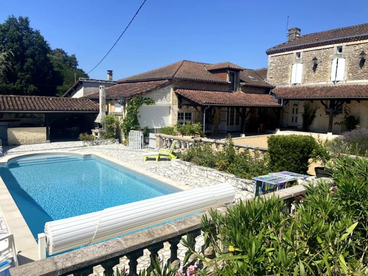 Grande Maison En Pierre Avec Piscine Privée - Dordogne