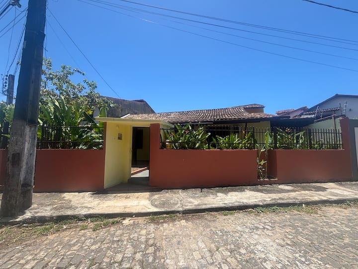 Casa Com Cinco Suítes A Poucos Metros Da Praia - Ilhéus