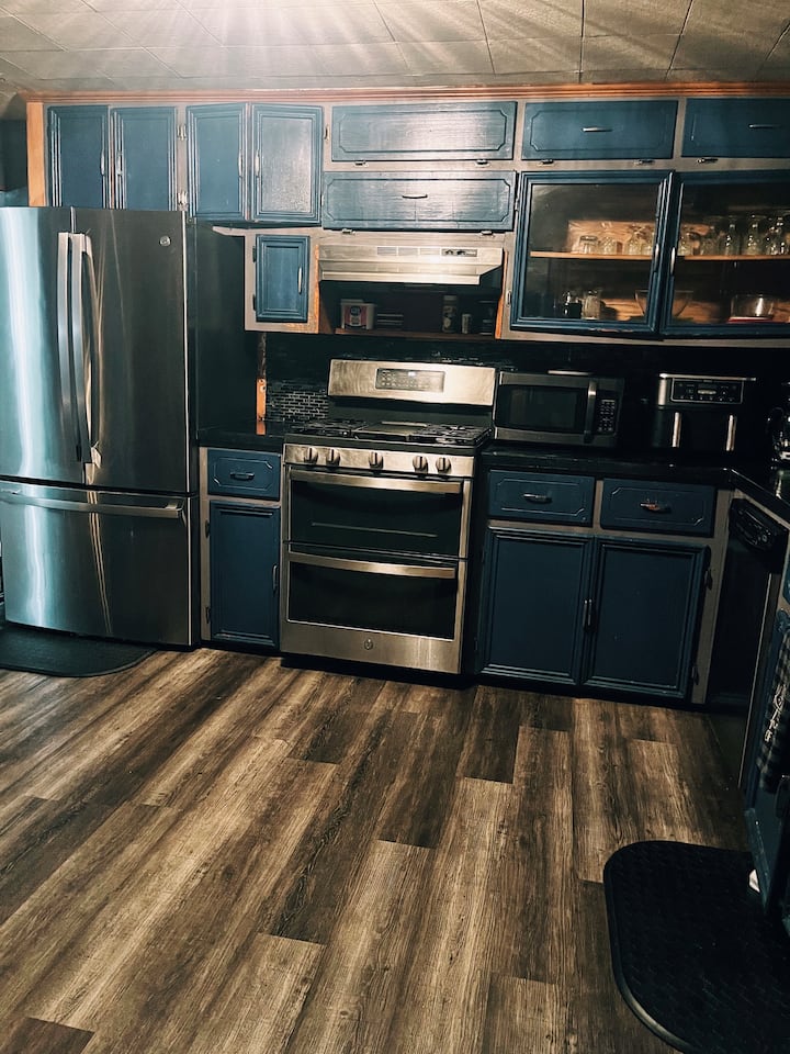 Private Gated Home W/ Game Room, Bar - Little Rock, AR