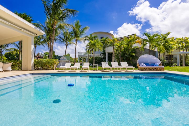Luxury Family Villa: 5br, Pool, Playground & Bbq - Punta Cana