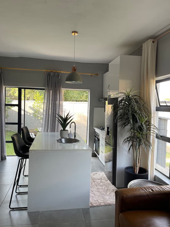 The Hippo Studio - Zimbabue