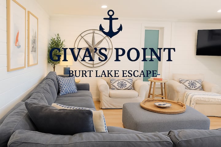 Giva's Point -Burt Lake Retreat -Sleeps 12 - Indian River, MI