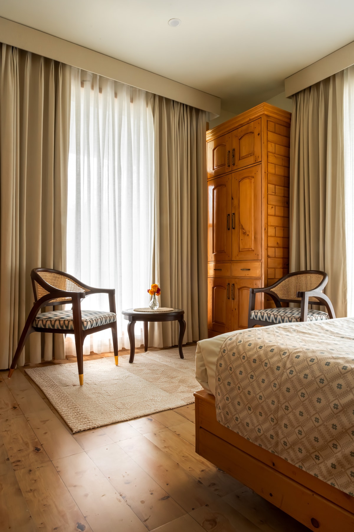 Valley View Room with a Wrap-around Balcony - Villas for Rent in Manali ...