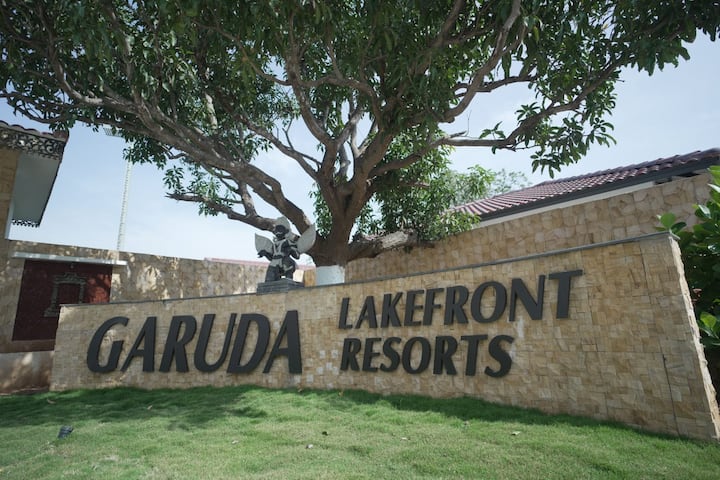 Destinme Garuda Lakefront - Medchal