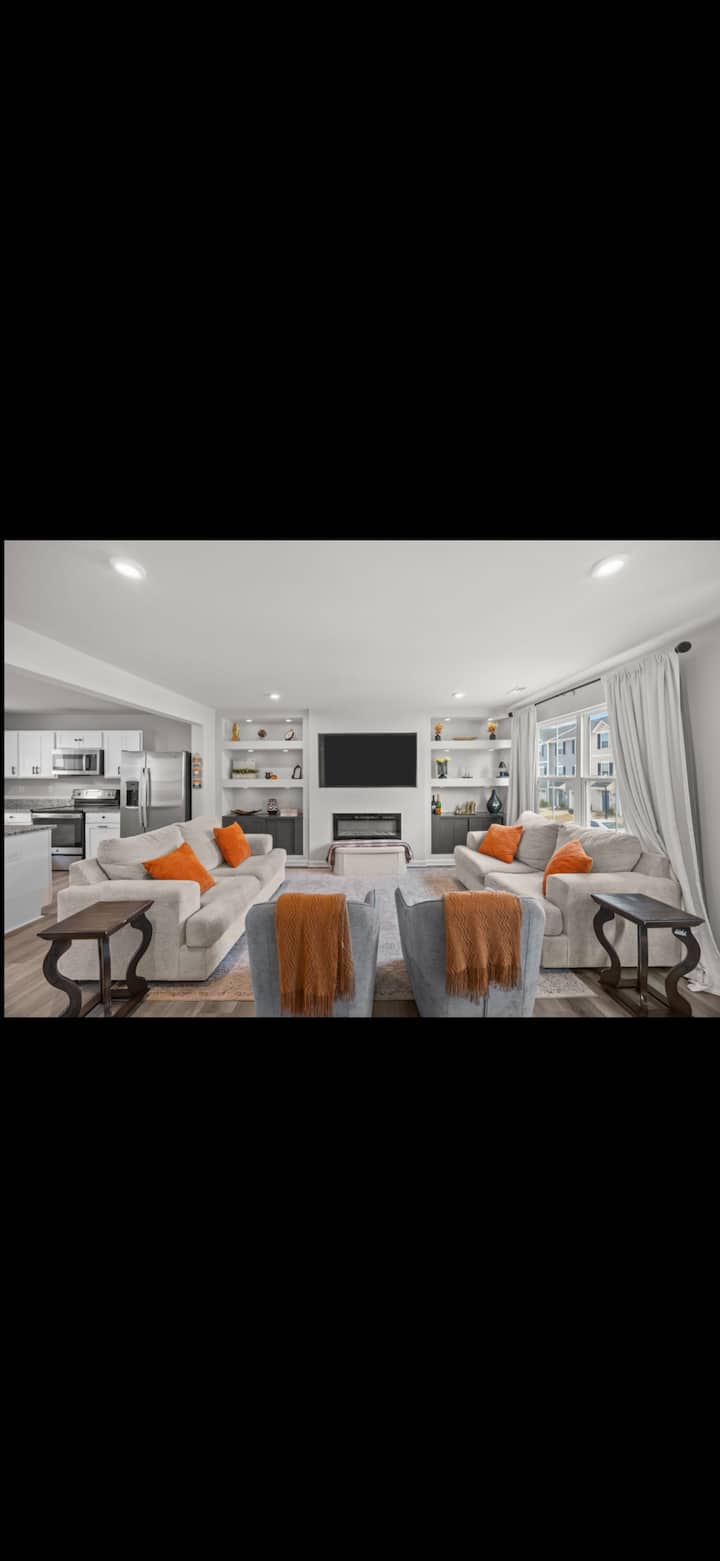Upscale Stay Minutes From Uptown Clt & Airport - Northlake - Charlotte