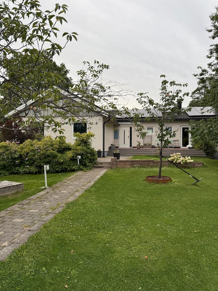 Stort Hus Nära Strand Och Skog - Estocolmo
