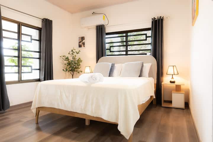 Santiago City, Home W/ Spacious Living & Office - Panama