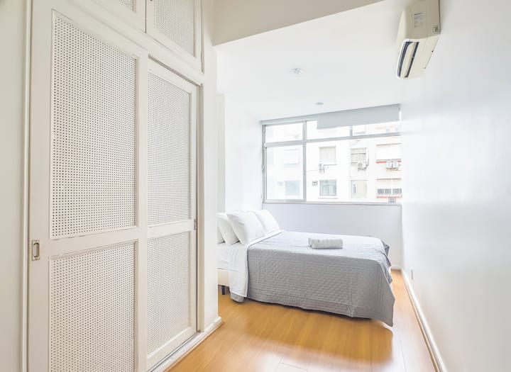 Vista Parcial Para O Mar Em Apt. Aconchegante - Rio de Janeiro