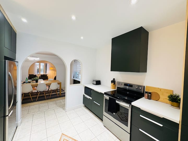 Limoilou • 3 Ch • 4 Queen • 3 Bureaux • 2 Parking - Quebec City