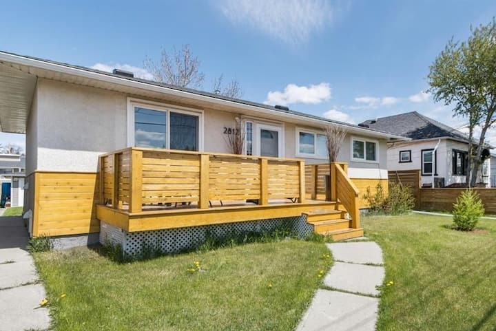 Excellent City Access - Cozy Mf Suite, 3bdr - Calgary