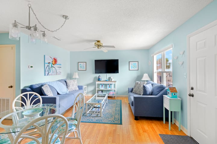 Holiday Isle Beach Retreat - 2 Bd/2 Ba - Updated! - Destin, FL