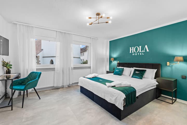 Doppelzimmer Mit Kingsize Bett Im Hola Hotel - Stuttgart