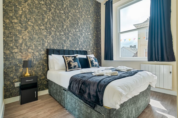 Discounted Monthly Stays | City Centre | Sleeps 4 - Canterbury
