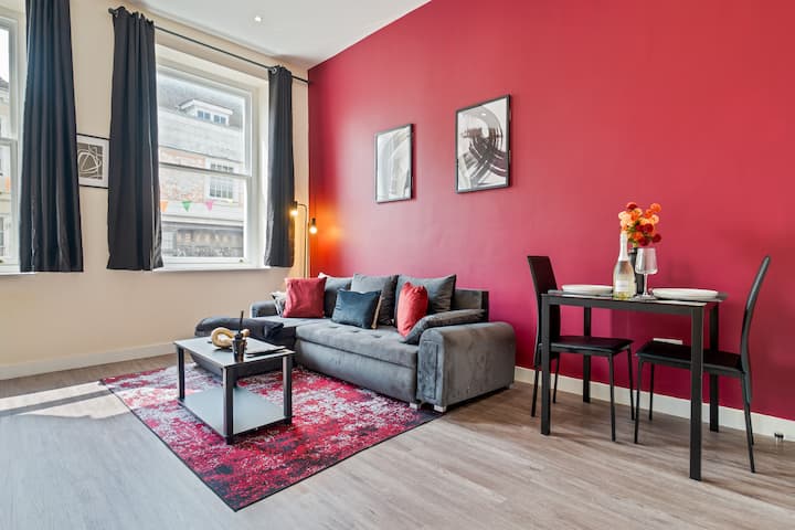 Discounted Monthly Stays | City Centre | Sleeps 4 - Canterbury