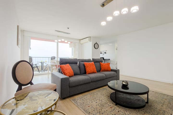 Apartamento Moderno Y Elegante Delante Del Mar - La Roca del Vallès