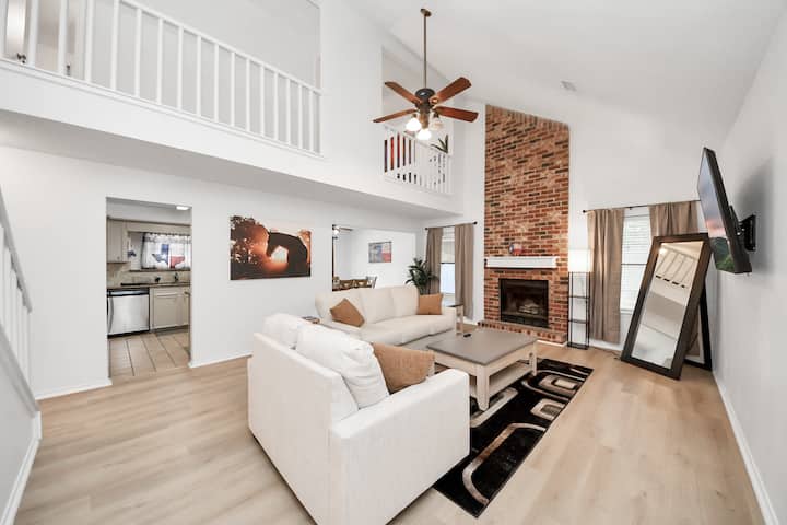 Pool Table, Ping Pong, Patio - Spring 3br Home - The Woodlands, TX