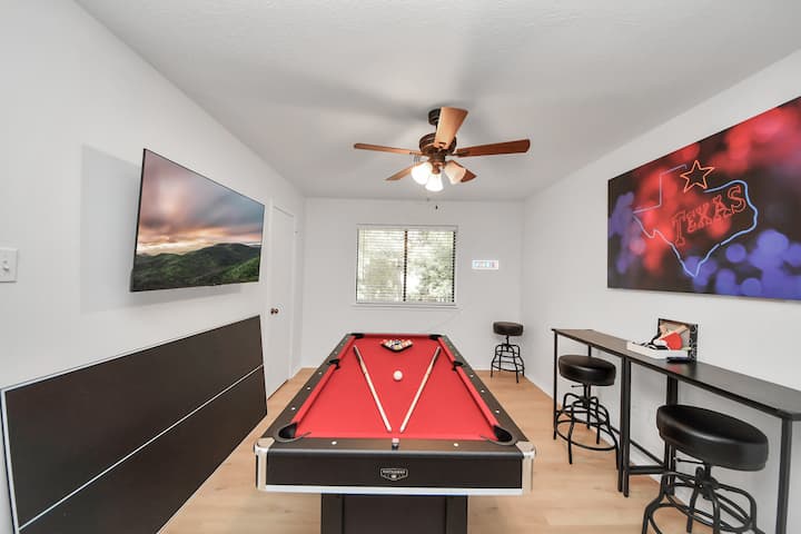 Pool Table, Ping Pong, Patio! Spring 3br Home -