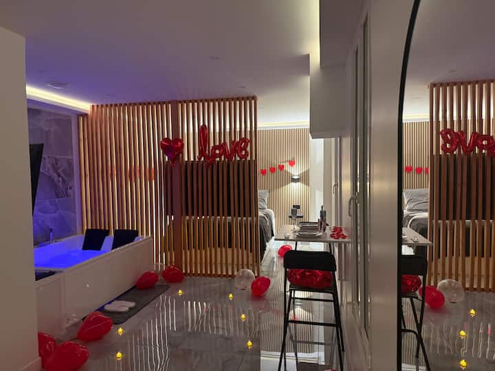 Suite éLégante & Romantique – Jacuzzi Privé - Marne-la-Vallée