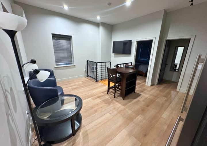 The Carriage House 
*104/106* - 스포캔