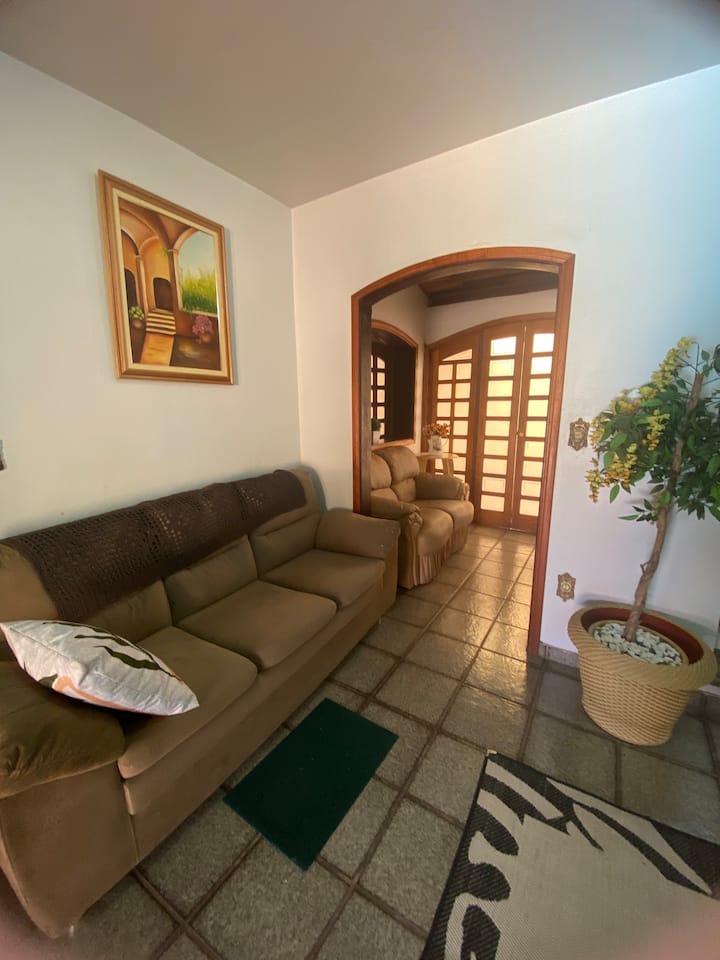 Refúgio Com Piscina E Churrasqueira Para A Família - Holambra