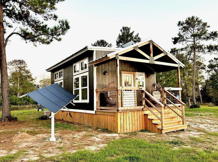 Alpha Ranch's "Tiny House" In The Woods. - New Ulm, TX