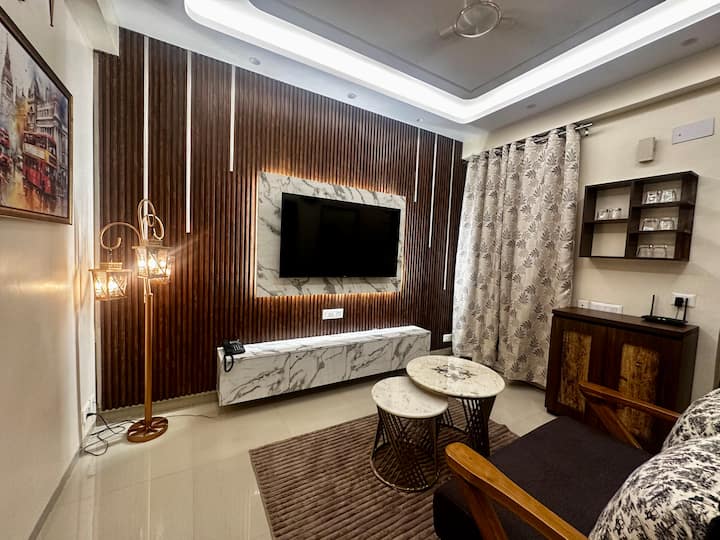 Metro View Studio - Ghaziabad