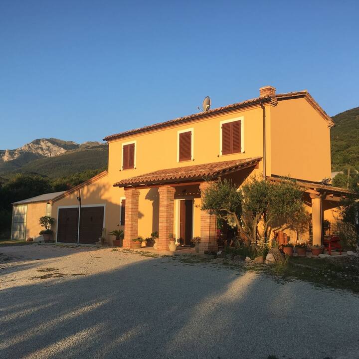 B&b Amici Country: Relax E Natura Nei Sibillini - Sarnano