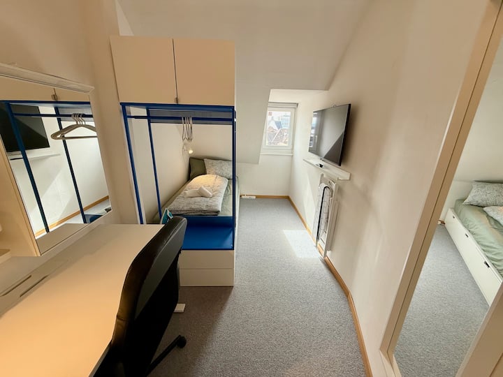 Tiny Study Room "3", Bern Center, Shared Flat - Suisse