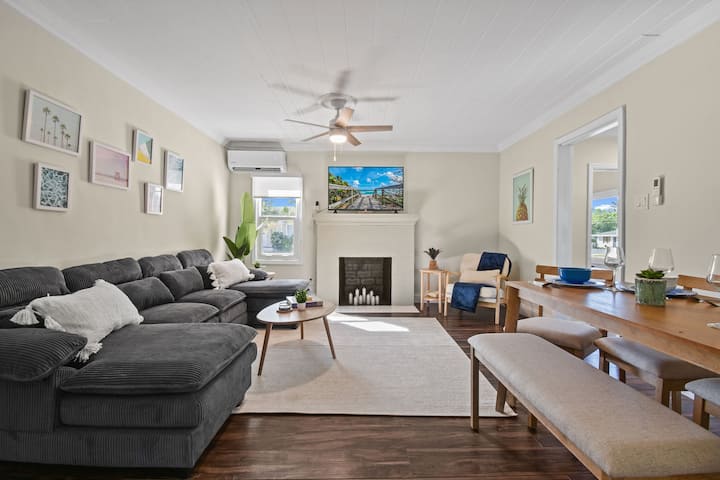 Casa Solara – Tropical 5br West Palm Retreat - West Palm Beach, FL