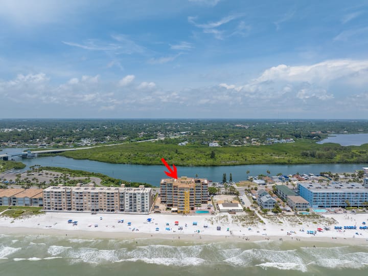 Beach Front King Suite, Pool, Grills, Docks #711ir - Indian Shores, FL