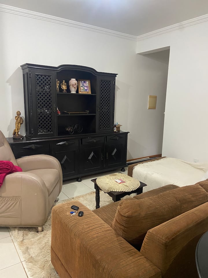 Apto  Completo, C/garagem, Hospeda Até 4 Pessoas - Chapecó