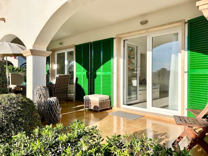 Perla Pequeña · Apartment With Pool By The Beach - Cala Figuera