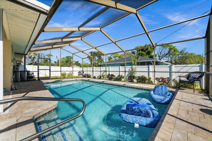 Palm Paradise - Venice Beach, FL