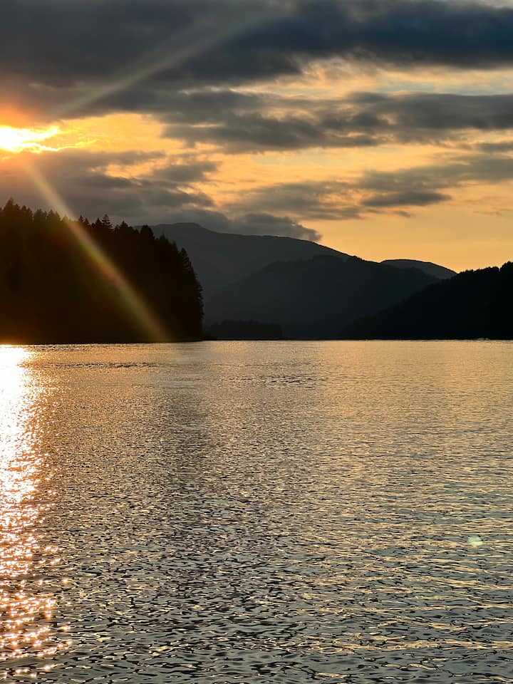 Lake Cowichan Ideal Getaway Lakefront Point Ideal - Lake Cowichan
