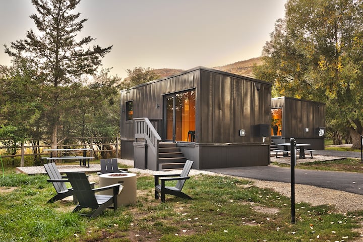 Roam America Tiny Home Mountain View Cabins - Utah