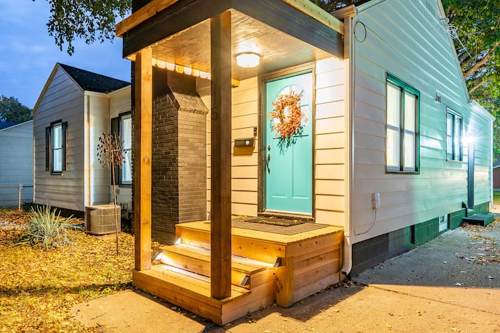 Cozy Getaway - Steps Away From The Ia State Fair! - Des Moines, IA