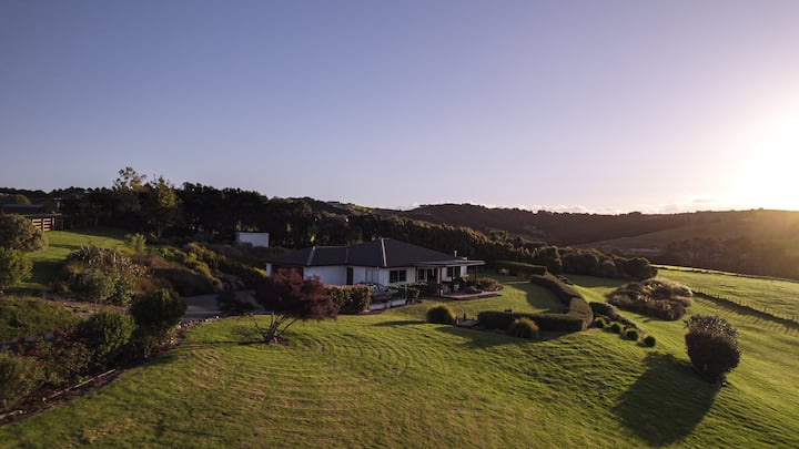 Peaceful Retreat In Big Sky Country, Near Beach - Mangawhai