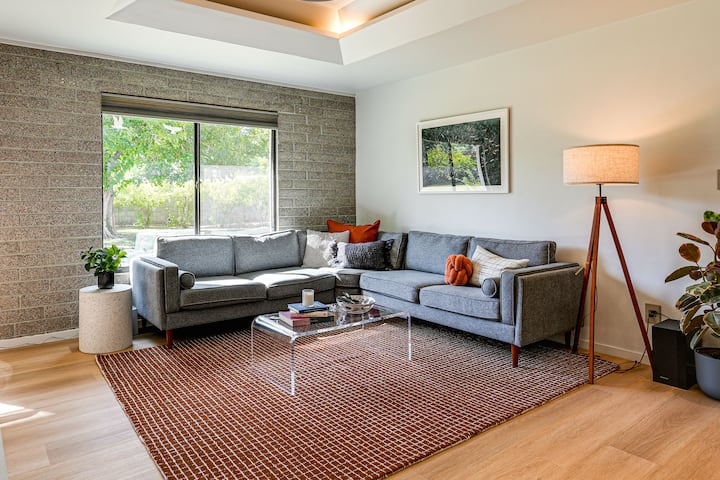 1 Mi To Dtwn & Mill Avenue! Home W/ Outdoor Oasis - Tempe, AZ
