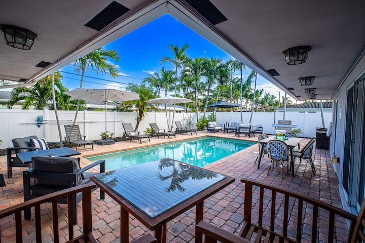 Stylish 4br Oasis | Heated Pool, Spa & Fire Pit - Pompano Beach, FL