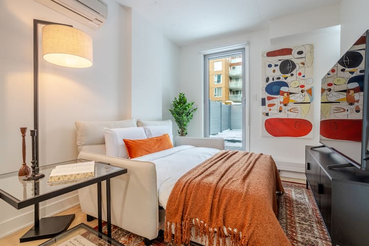 Exclusive Dt Condo | Rooftop Bbq + Ev Charging - Montreal