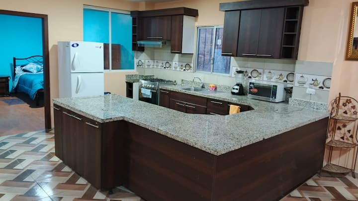 Victor Hugo Hospedaje - Alausi