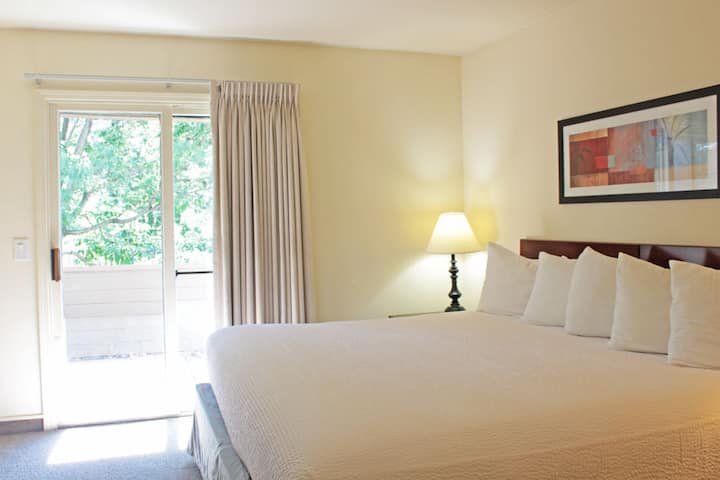 Flying Squirrel # 115
The Squirrel Nest Getaway - Wichita, KS