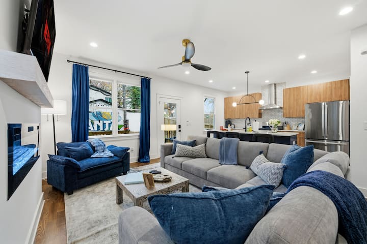 *Free Night* | Hot Tub, Workspace, Sleeps 16+ Atl - Atlanta, GA