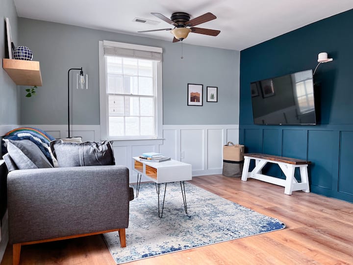 Modern Downtown Retreat With Designer Charm - Charleston, SC