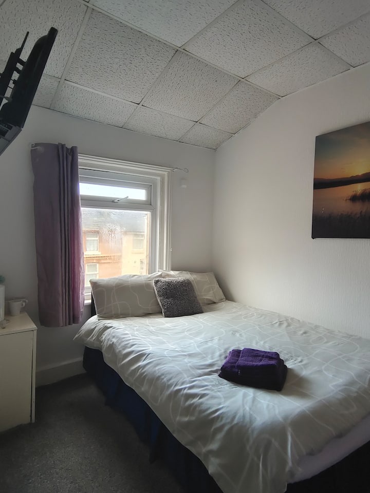 Family Room | Private Bathroom | Beachside | Tower - Blackpool