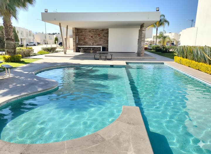 Ejecutivo De Lujo | 2r | Gimnasio Alberca Asador - San Luis Potosí