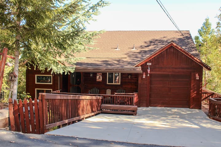 Cozy Mountain Retreat In Lake Arrowhead - Crestline, CA