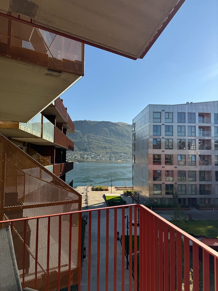 Moderne Leilighet I Tromsø Sentrum. 5. Etasje - トロムセー