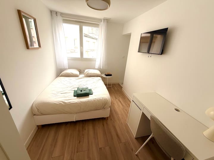 Chambre Hypercentre 1, Douche Privée - La Roche-sur-Yon