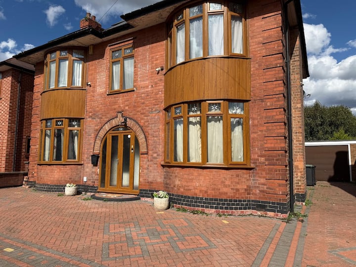 Luxury Home Away From Home - Nottingham